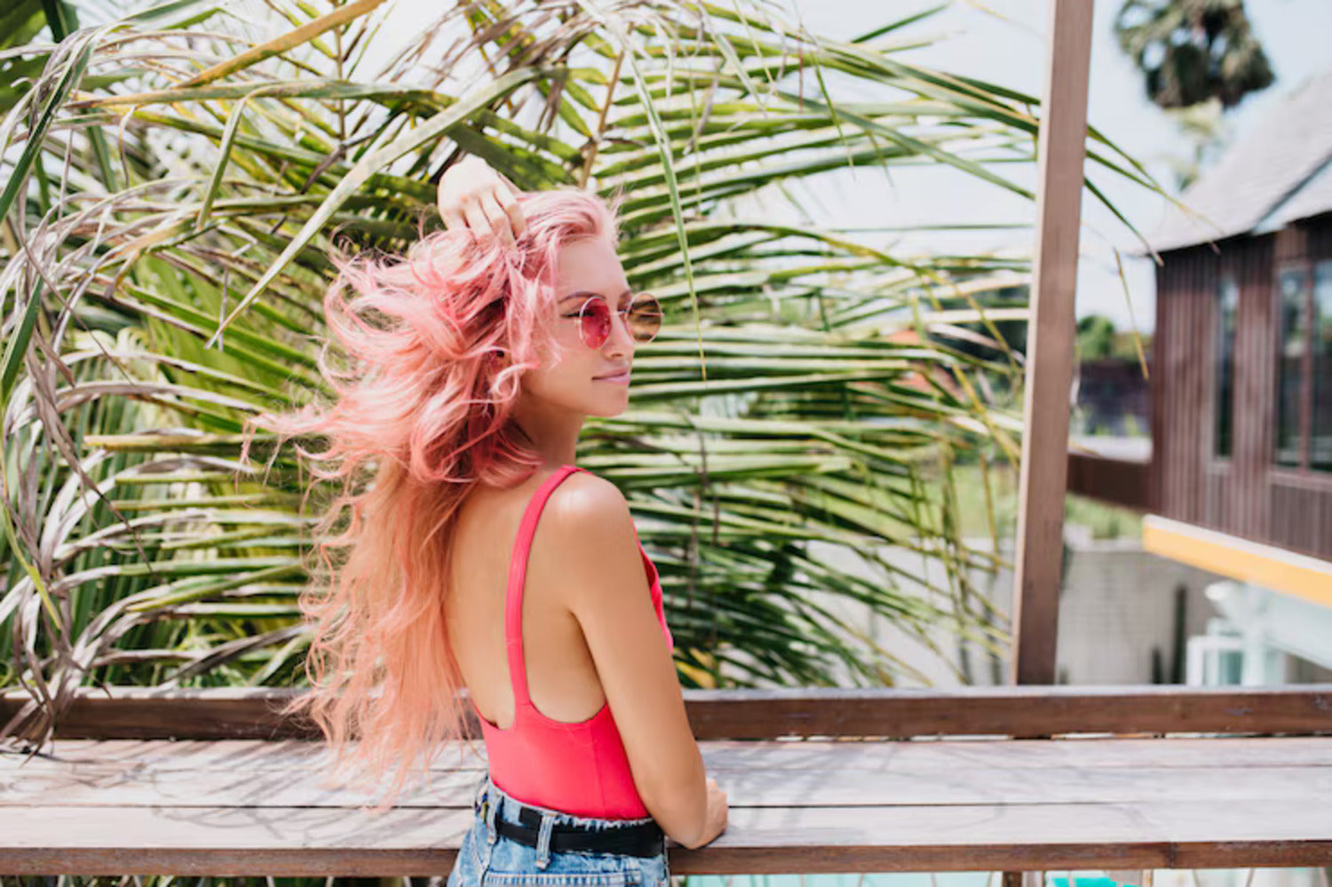 Keep Your Hair Dye Vibrant on Beach Trips – Smooth&Charming